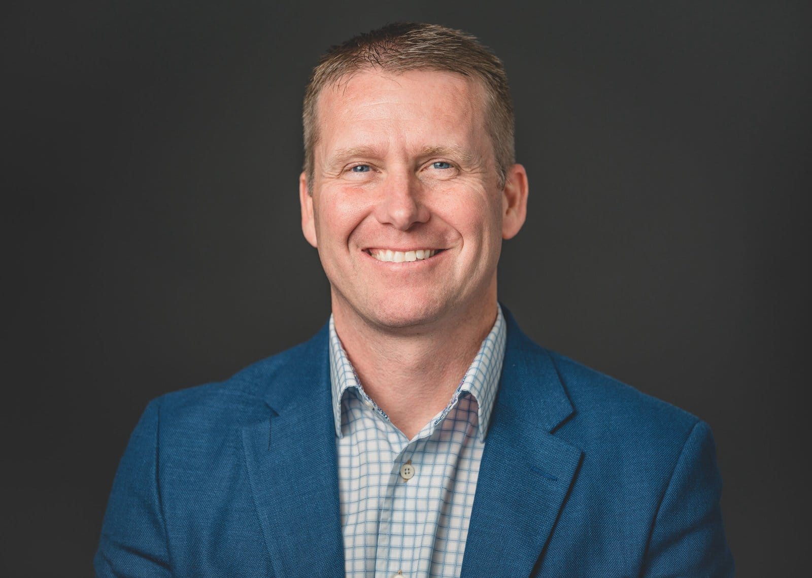 15+ Best Headshot Photographers in Hamilton - Dainty Era Studio